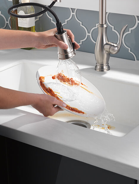 Splatter-Reducing Faucet ShieldSpray® Technology | Delta Faucet