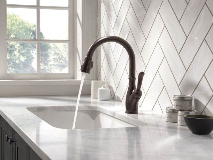 Leland® Kitchen Collection | Delta Faucet