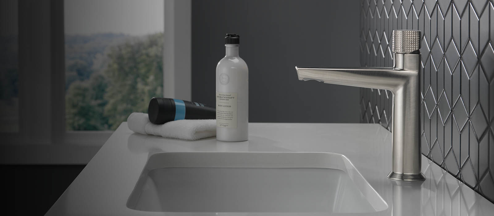 Galeon® Bathroom Collection | Delta Faucet