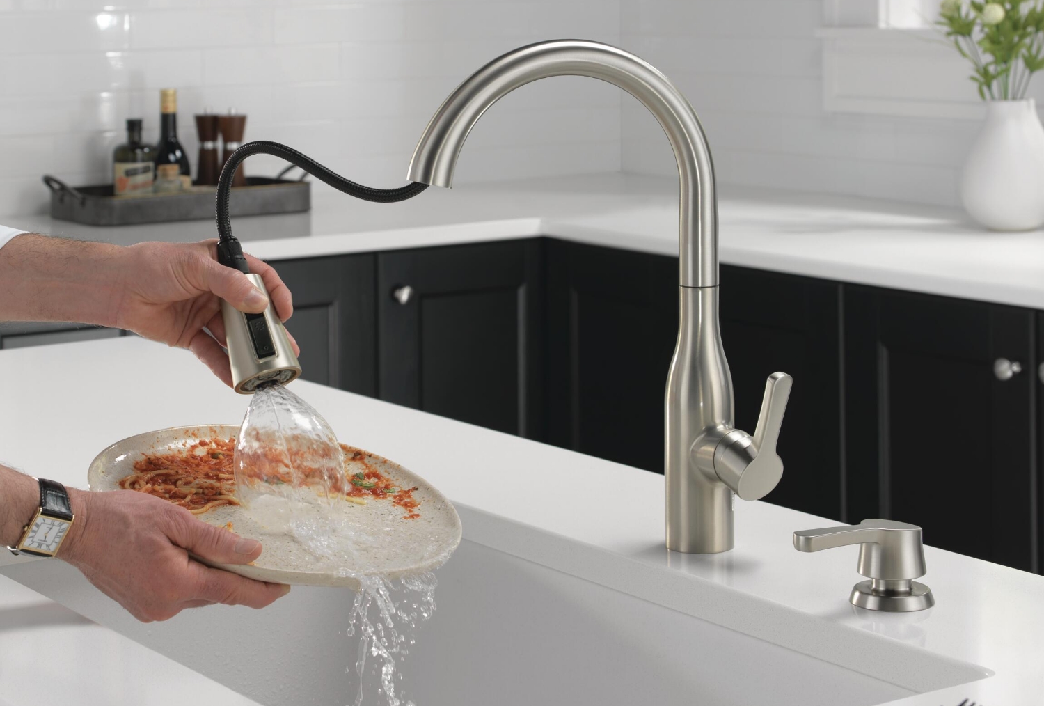 Smart Technology in the Kitchen: 5 Must-Have Tools | Delta Faucet Blog