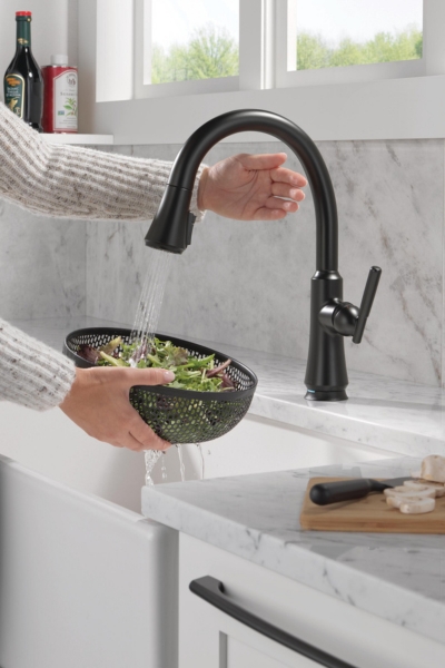 Kitchen Faucet With Delta® Touch₂O® with Touchless Technology | Delta ...