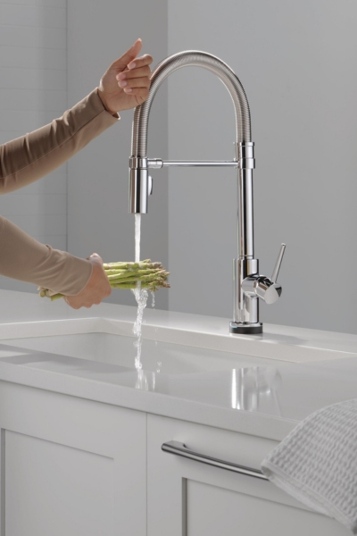 Kitchen Faucet With Delta® Touch₂O® with Touchless Technology | Delta ...